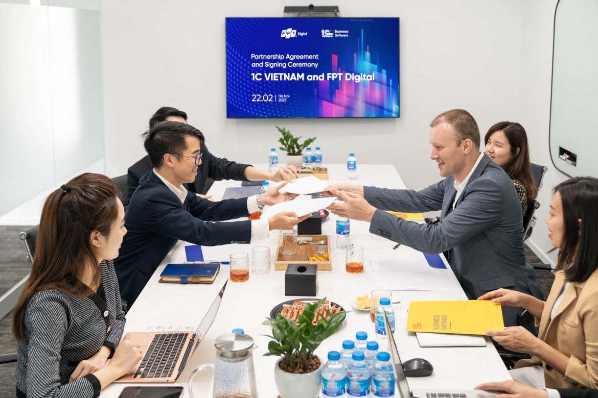 Official signing ceremony between FPT Digital and 1C Vietnam ...